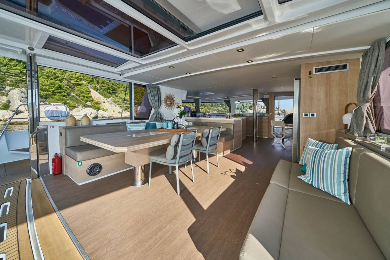 BALI 54 FULL EQUIPE - Alquiler de barcos Ibiza y otros destinos por el ...