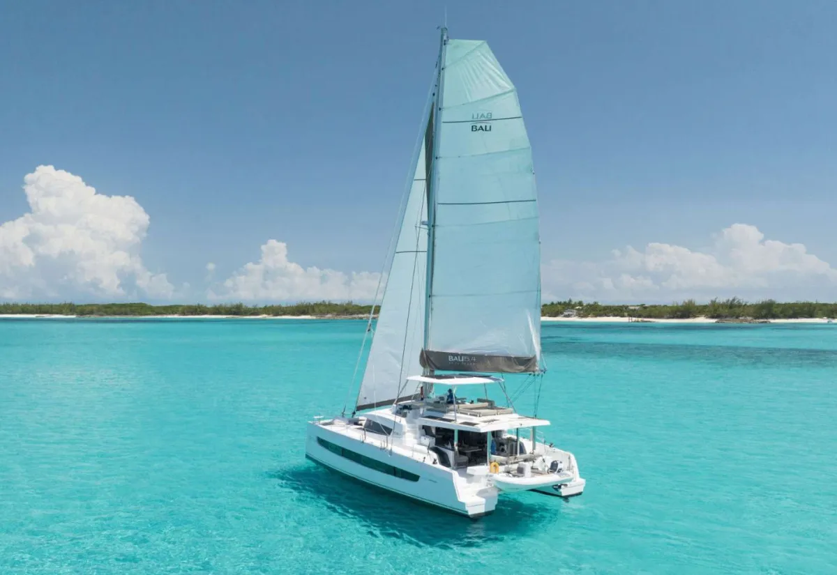 BALI 54 FULL EQUIPE - Alquiler de barcos Ibiza y otros destinos por el ...